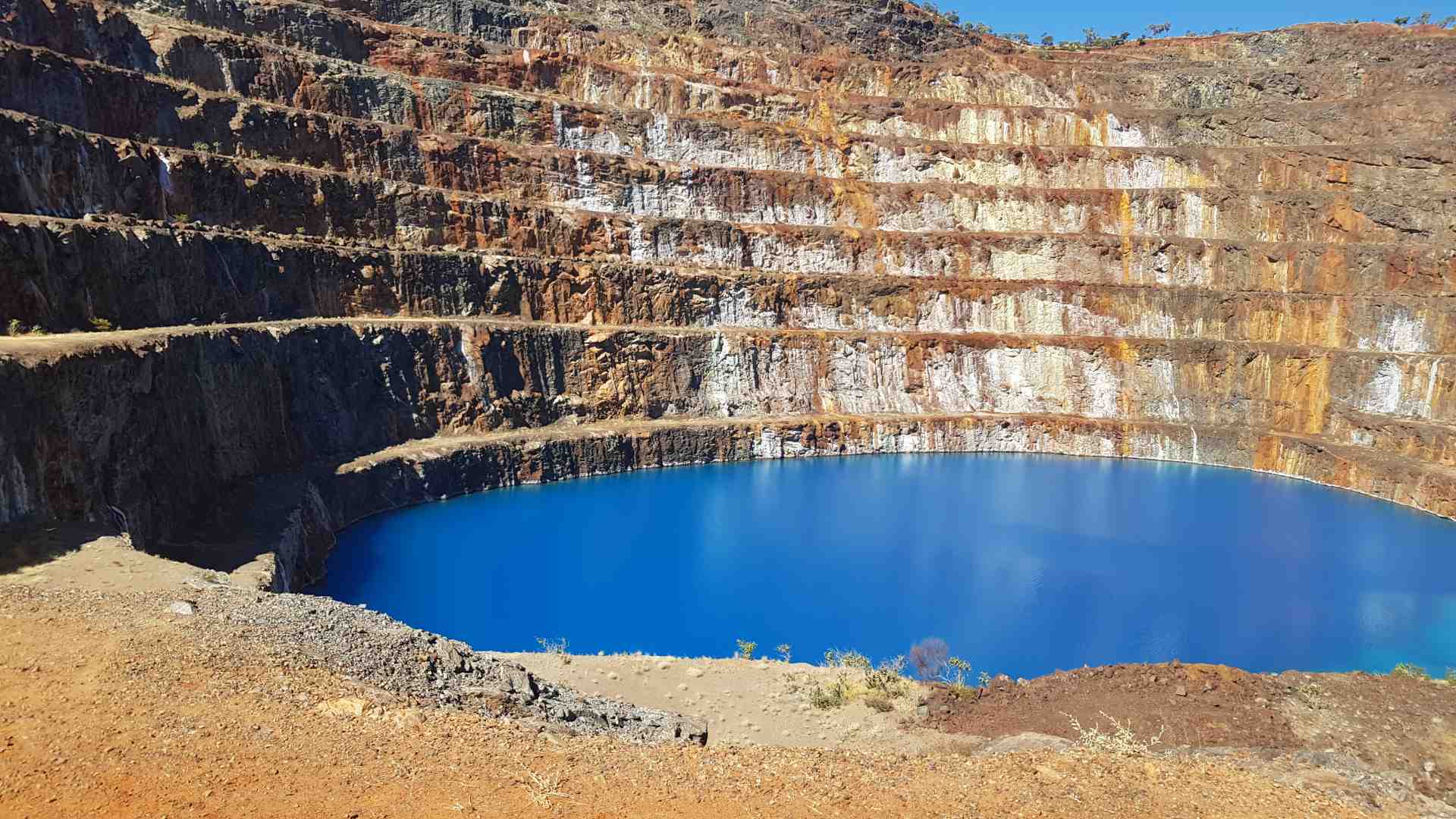 Freedom camp beside an abandoned uranium mine at Mary Kathleen ...