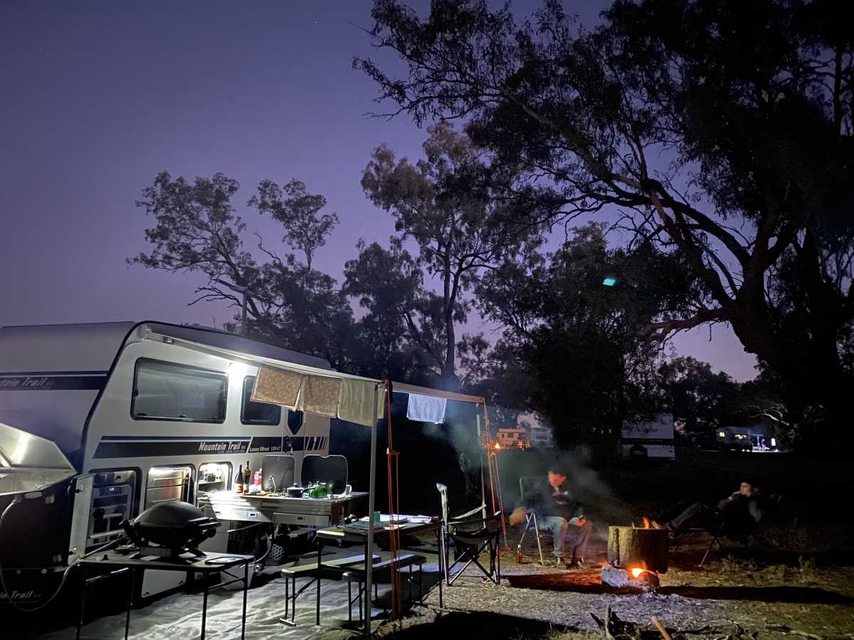 Free camp riverside at Balonne Minor Bridge, Dirranbandi, Queensland ...