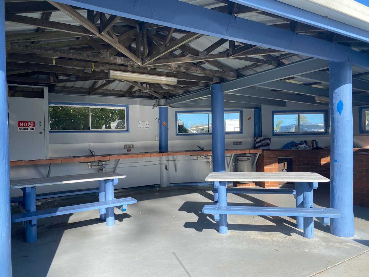 Scarness Beachfront Tourist Park - Camps Australia Wide