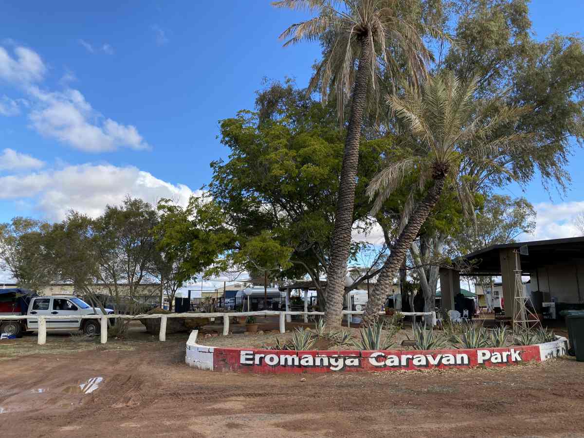 Budget priced: camp at Eromanga Motel, Queensland - Camps Australia Wide