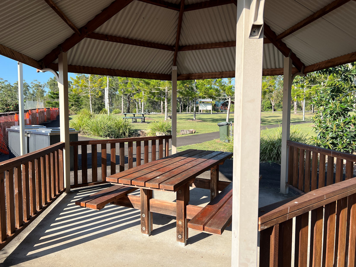 Ahh the serenity at Lake Lenthall, near Maryborough, Queensland - Camps ...