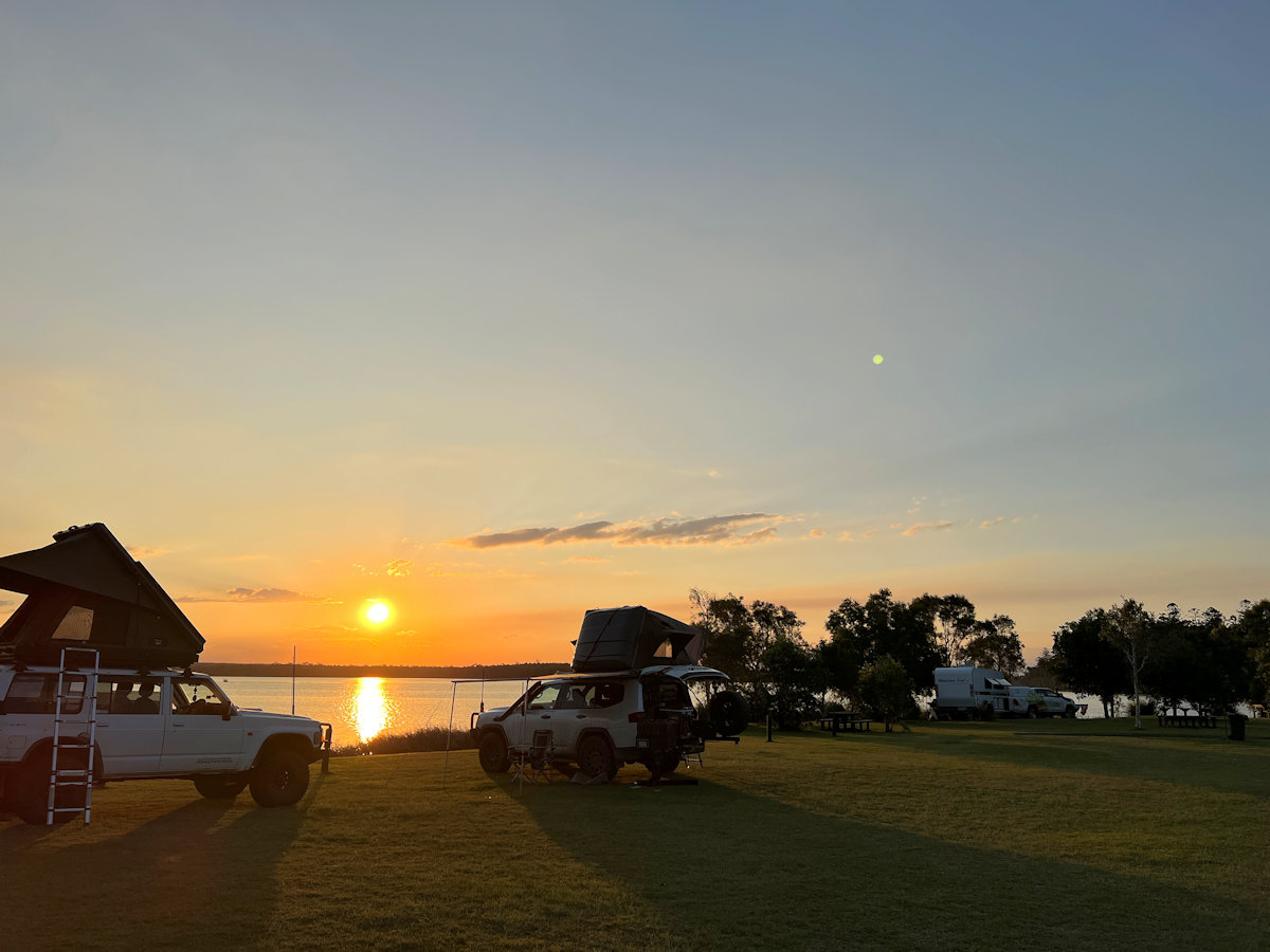 Ahh the serenity at Lake Lenthall, near Maryborough, Queensland - Camps ...