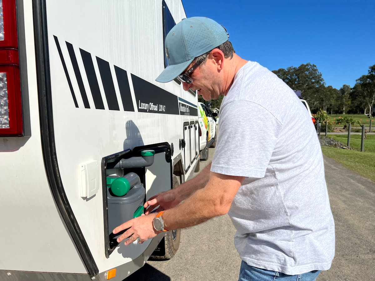 Camping 101: Dos and don'ts with toilet cassettes and dump points ...
