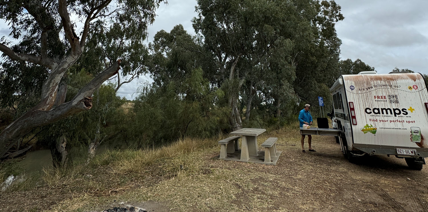 Camp along Queensland’s Barcoo Way for historic pubs and river camping! - Camps Australia Wide