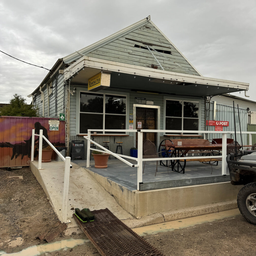 Highly recommend free pub camp: Rowena Village Inn, near Collarenebri ...