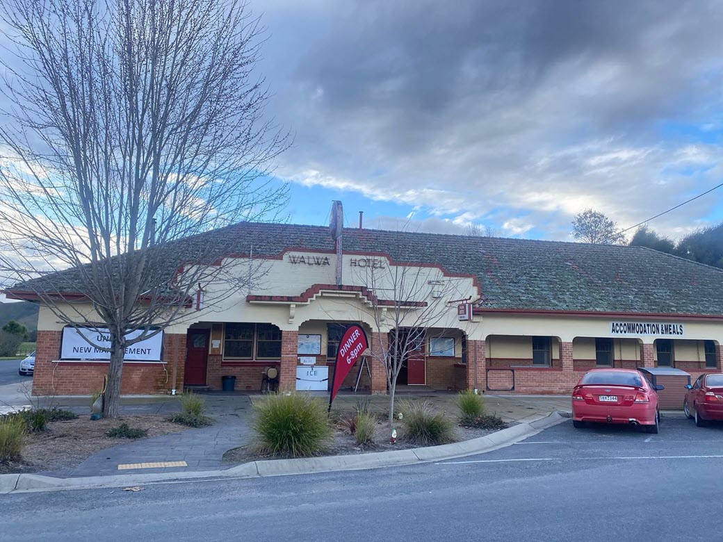 Take this epic pub crawl camping the Upper Murray River! - Camps ...